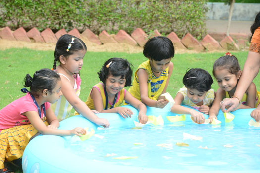 www.iisjaipur.org - /Play_House_Current_2016-17/Splash-Pool-Activity/